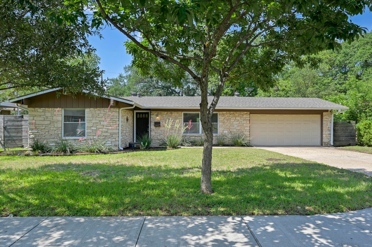 1607 Glencrest Drive