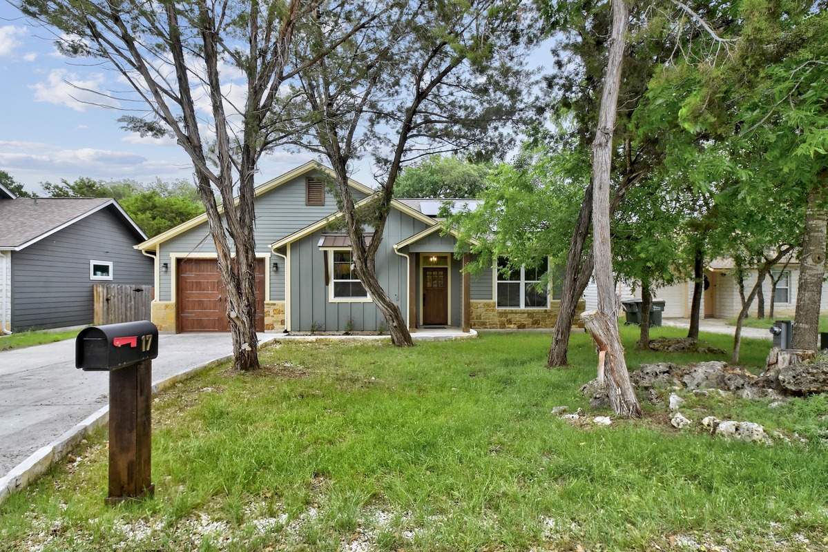 17 Shady Bluff Court