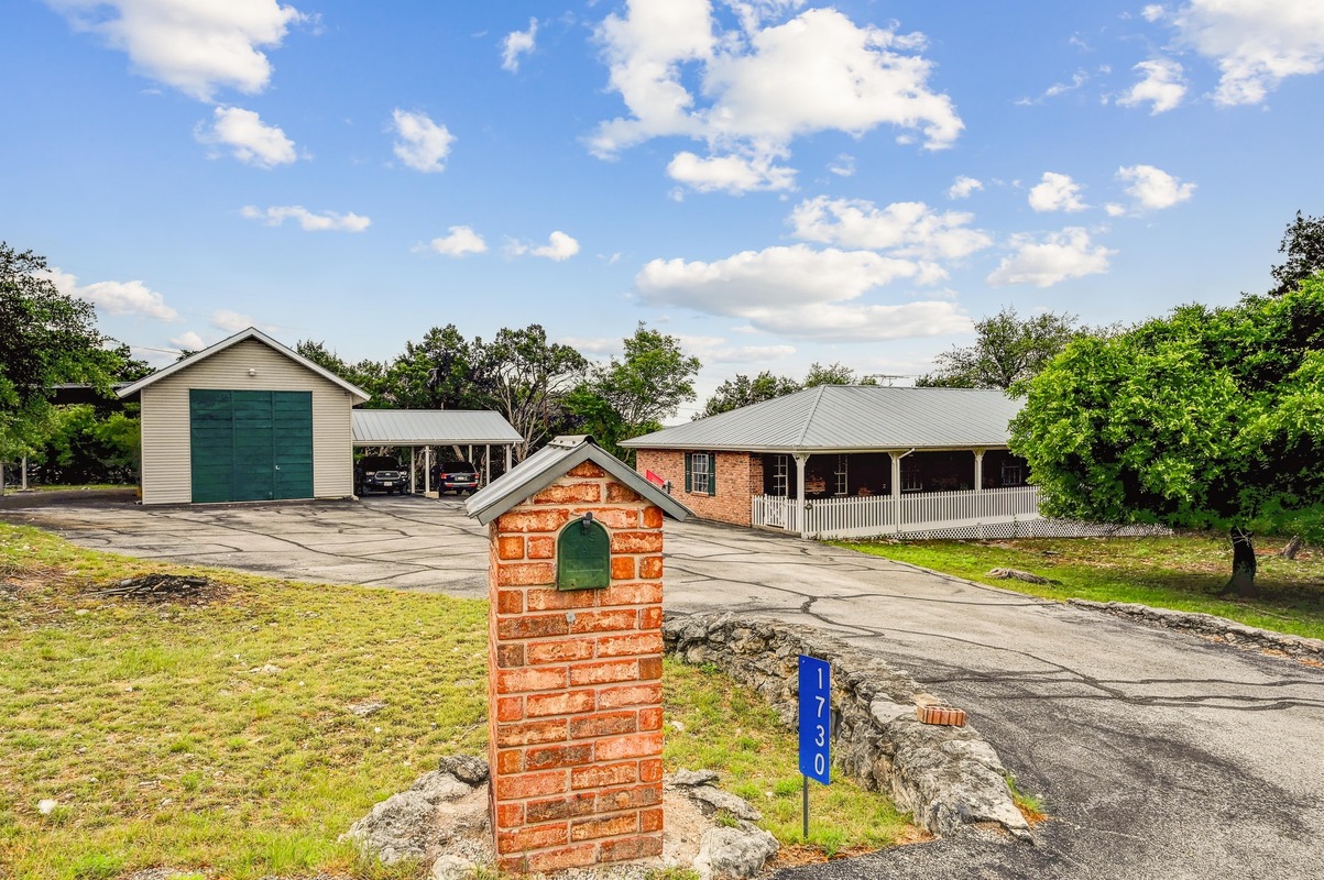 1730 Chestnut Spring