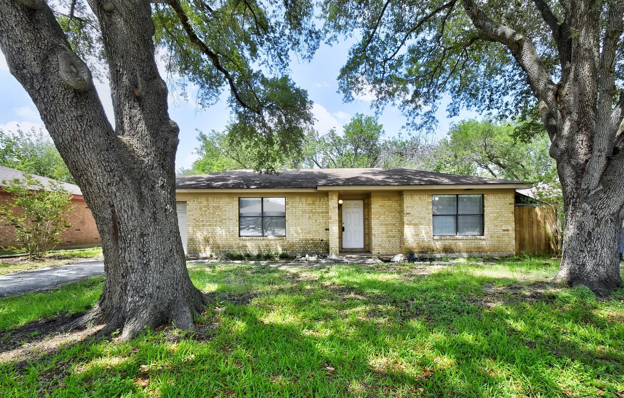 105 Apache Circle