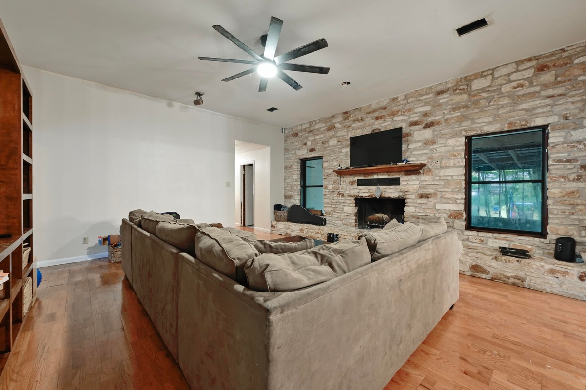 12902 Ben Milam Drive