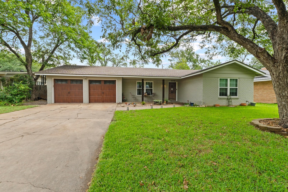 3206 Silverleaf Drive