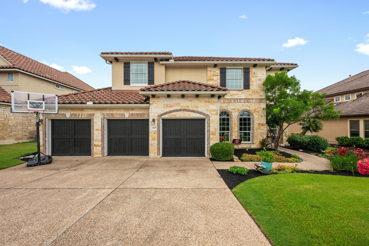 4605 Bat Falcon Drive