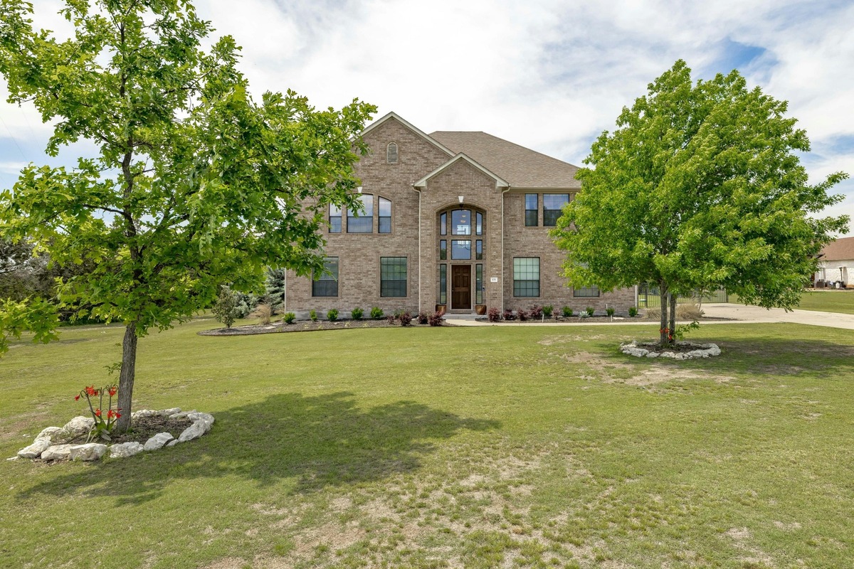101 Quarry Bluff Cove