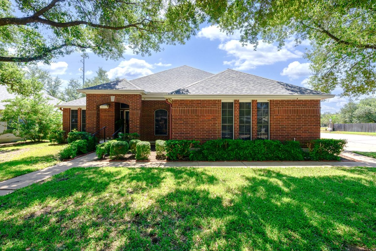 4917 Flaming Oak Cove